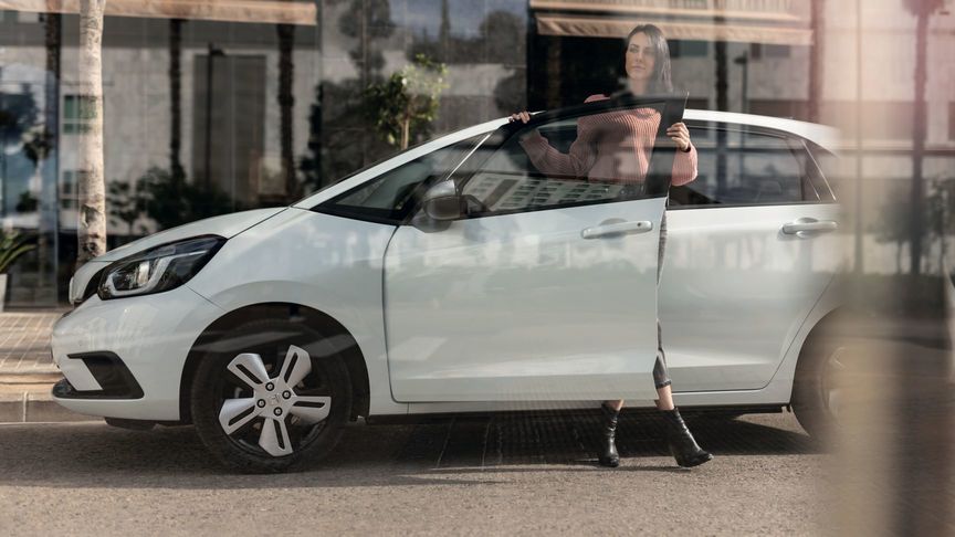 Efektywna jazda samochodem hybrydowym - Blog - Honda PL